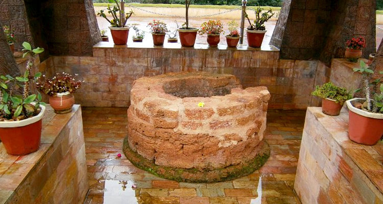 Pazhassi Raja Tomb Wayanad (Timings, History, Entry Fee, Images ...